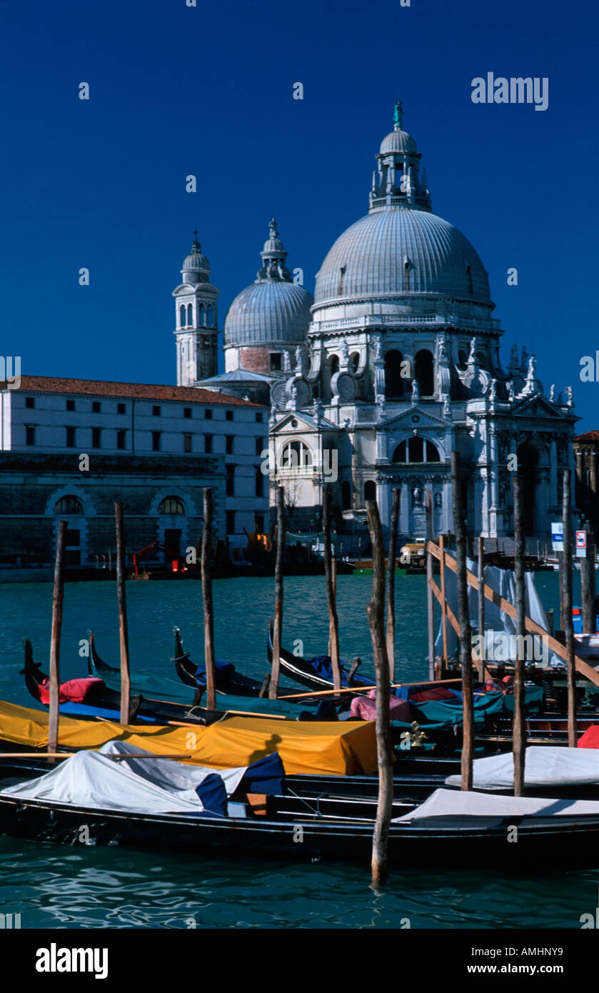 Voluten mit skulpturen hi-res stock photography and images - Alamy