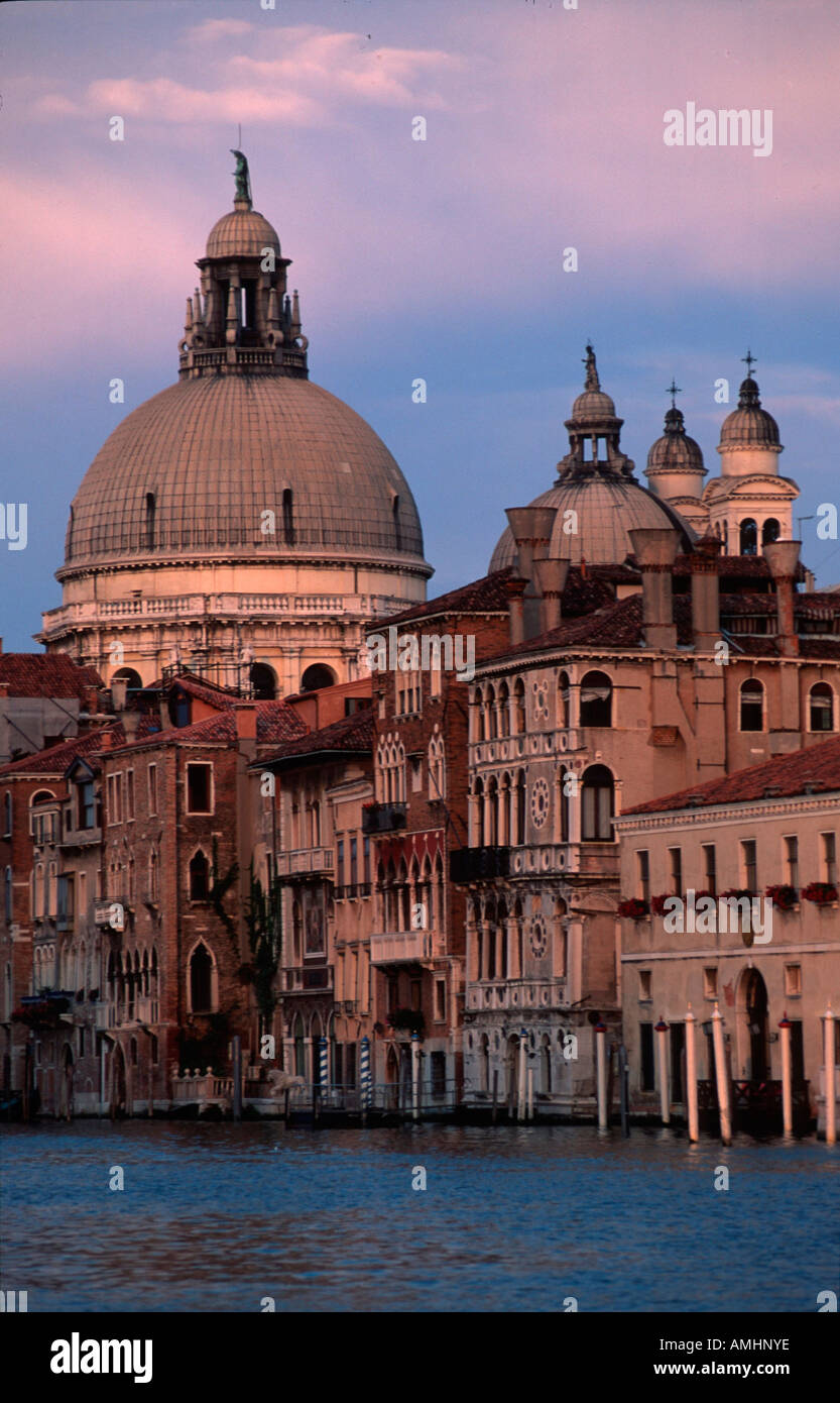 Voluten mit skulpturen hi-res stock photography and images - Alamy