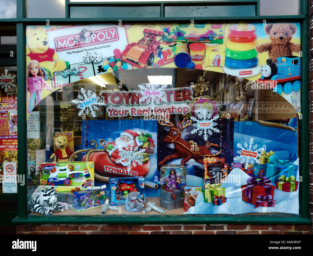 Father christmas display window hi-res stock photography and images - Alamy