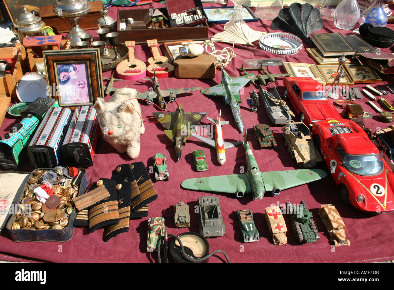 Antiques Market High Resolution Stock Photography and Images - Alamy