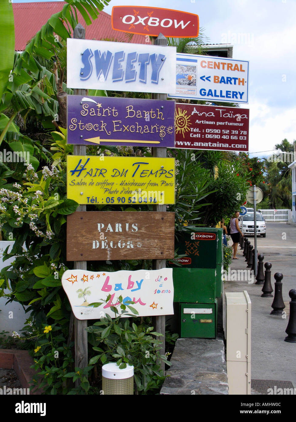 Colourful boutique shop signs st hi-res stock photography and images ...