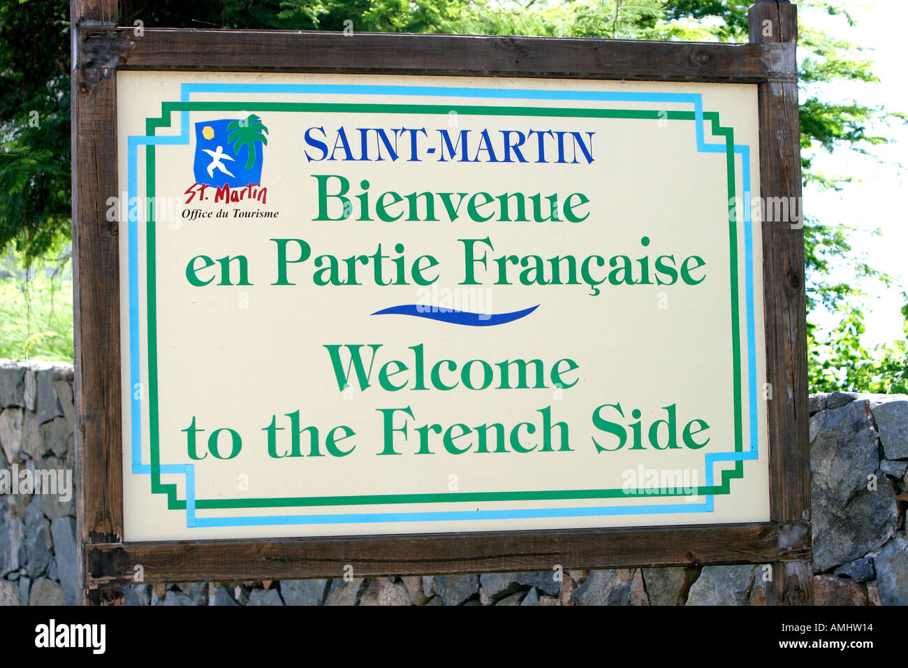 Roadside Welcome to French Side sign St Martin Stock Photo - Alamy