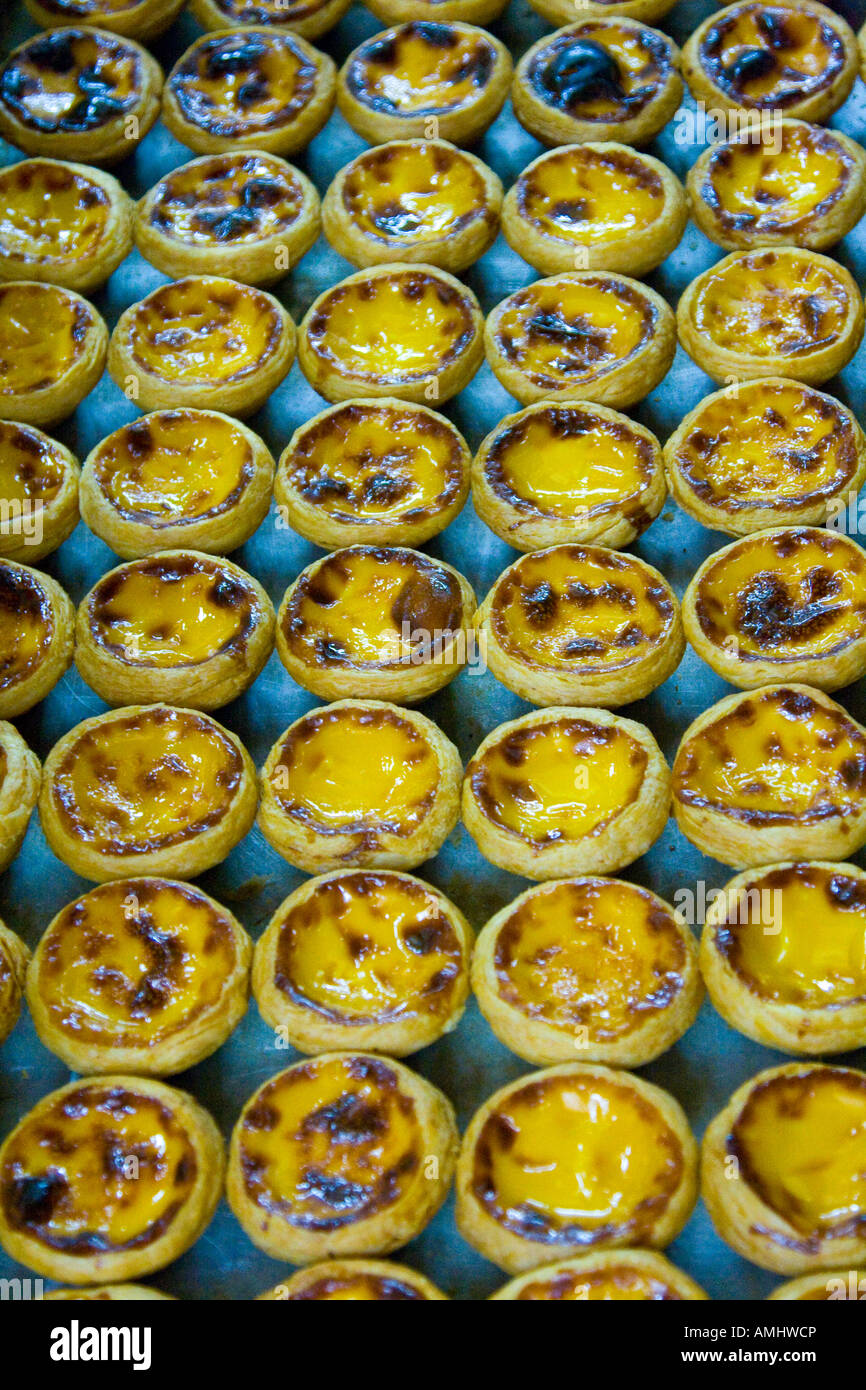Tray of Egg Tarts at Lord Stow Bakery Macau Stock Photo - Alamy