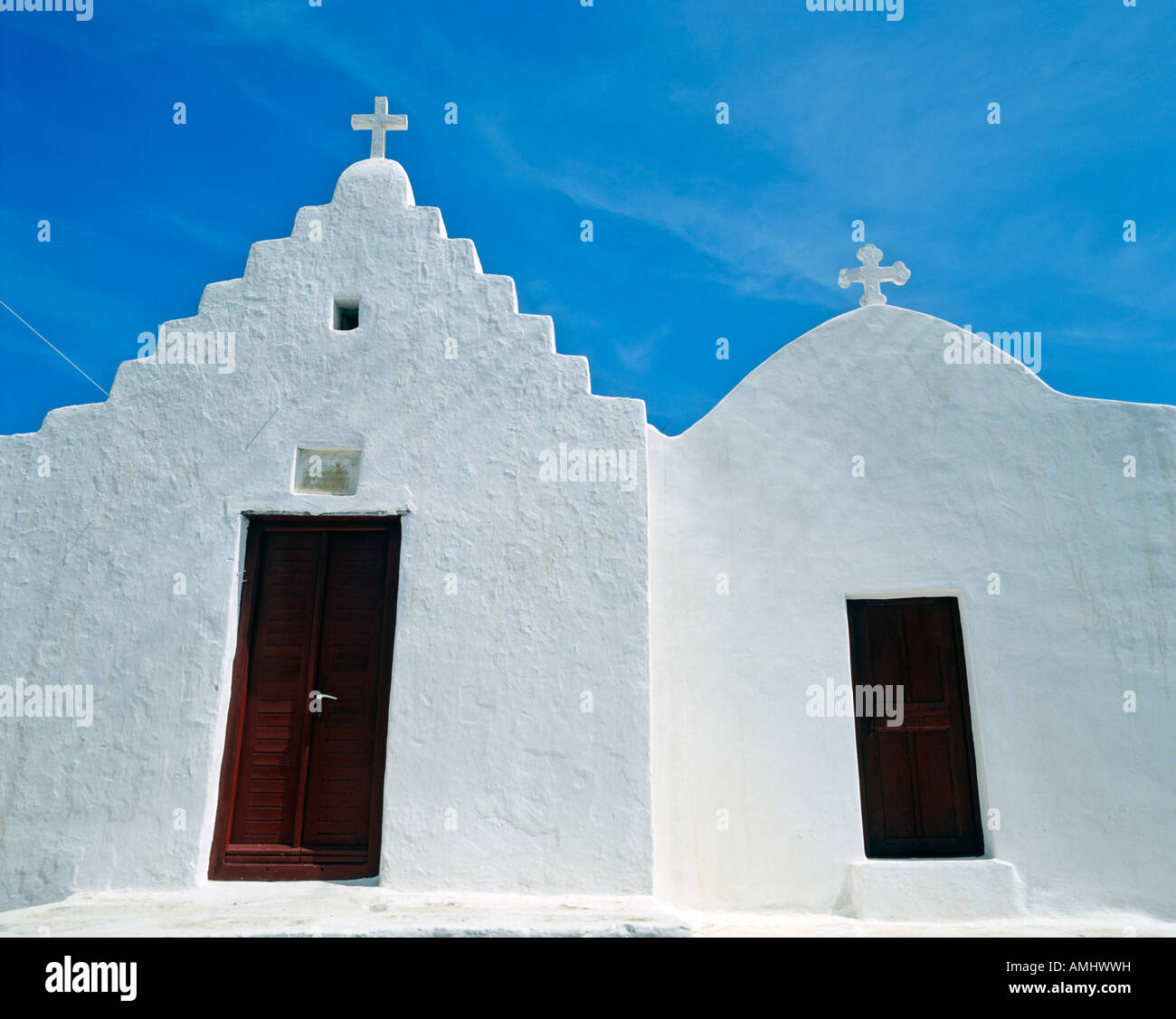 Street scene with whitewashed buildings Mykonos island Cyclades Greece ...