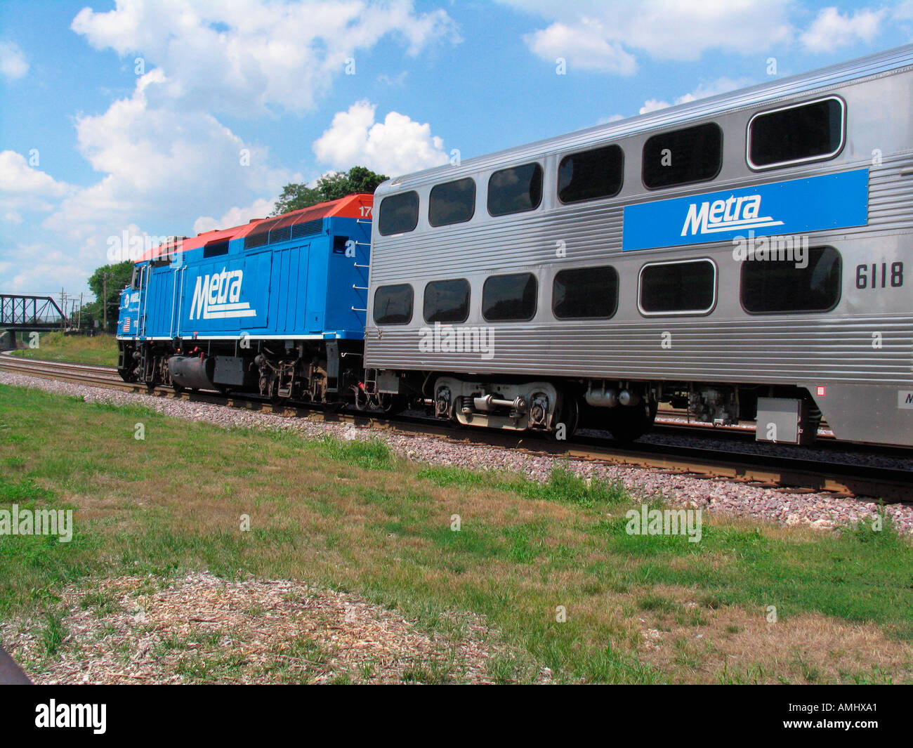 Metra train hi-res stock photography and images - Alamy