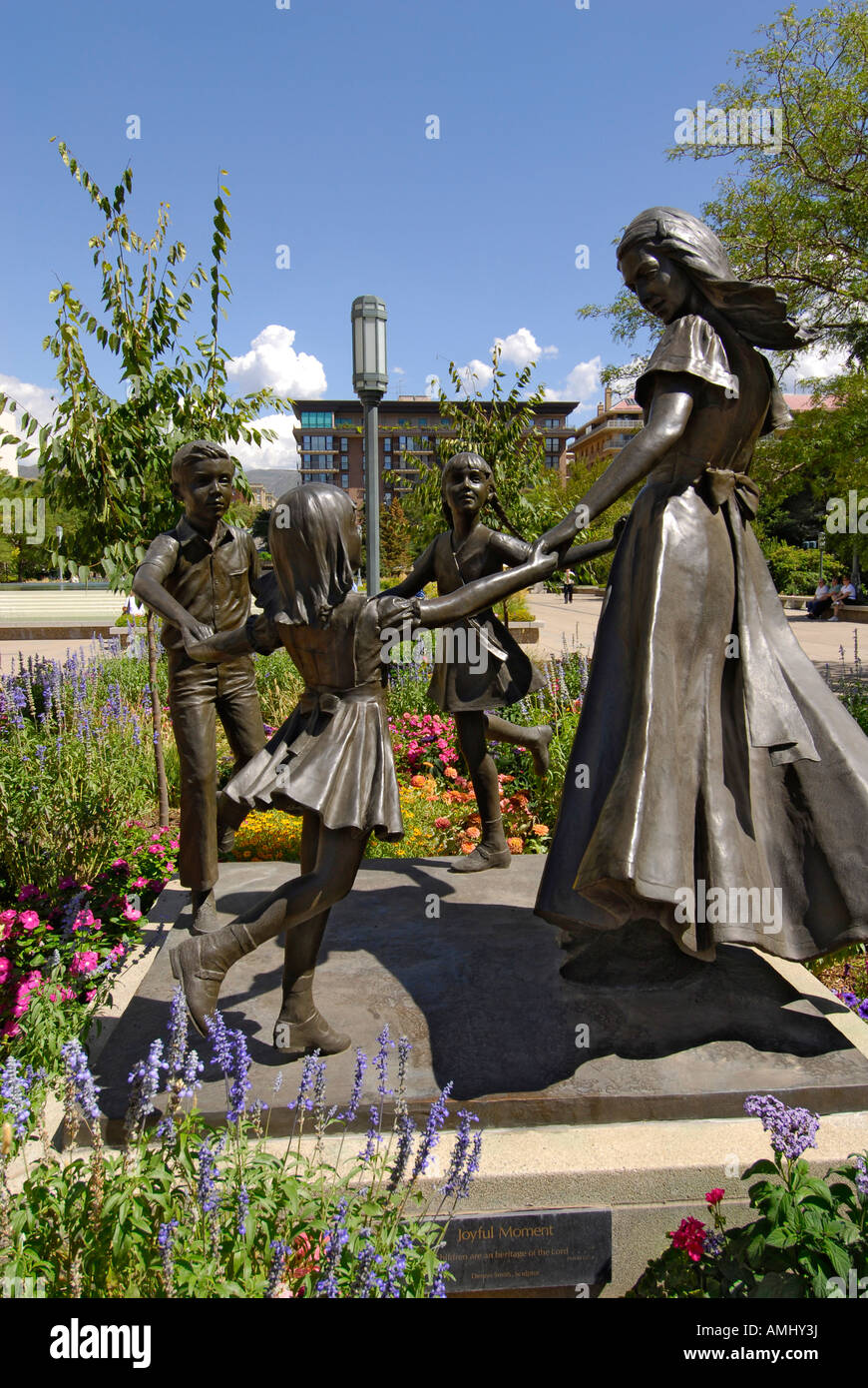Statue of Mormon woman with children at The Church of Jesus Christ of ...
