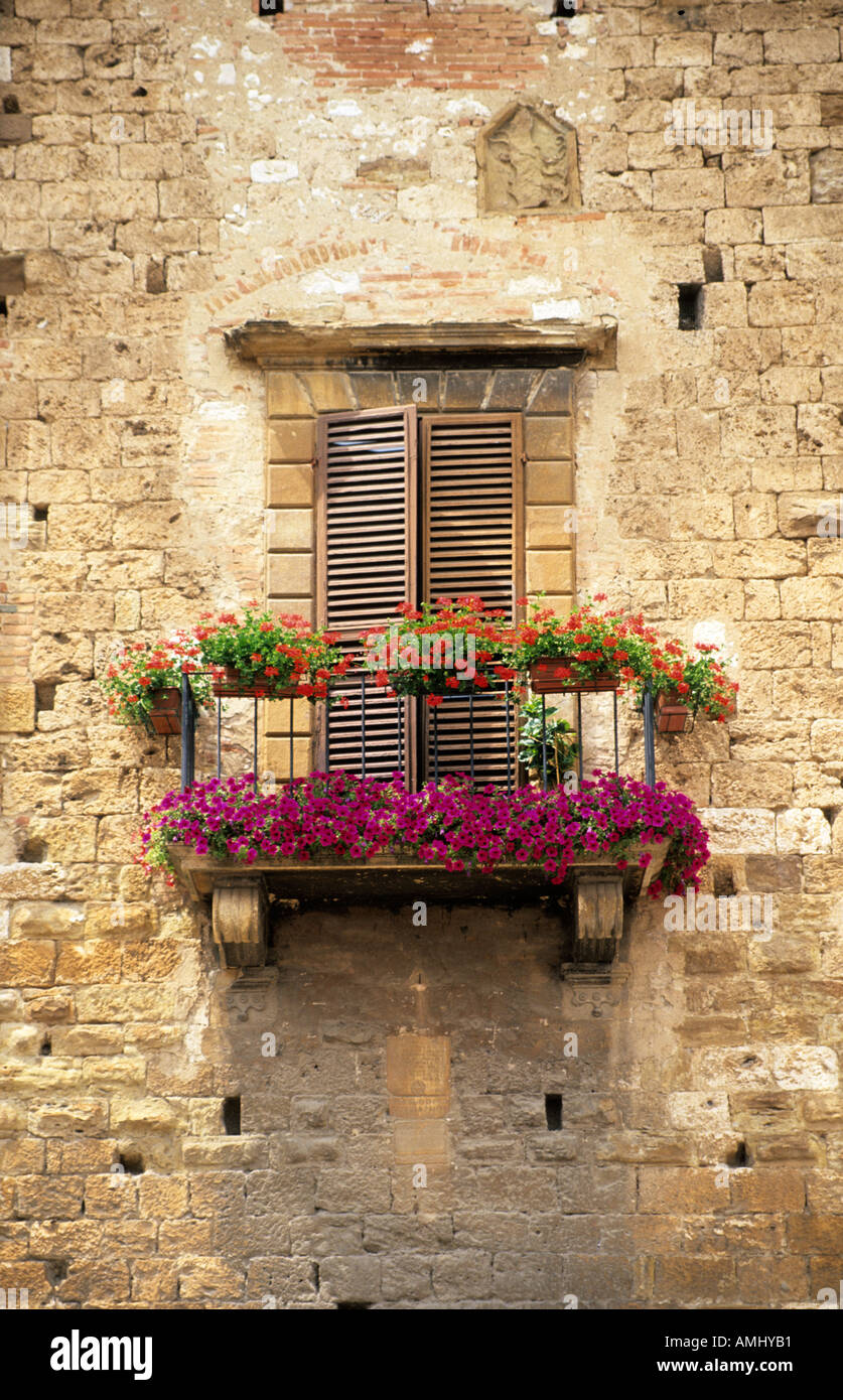 Tuscan window hi-res stock photography and images - Alamy