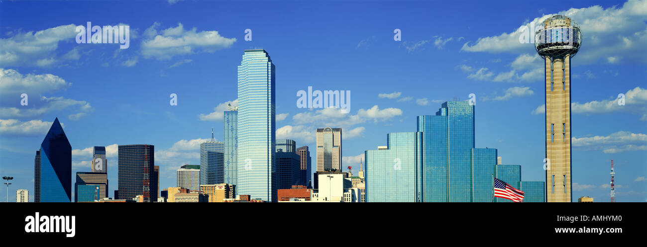 Tx skyline at night with reunion tower hi-res stock photography and ...