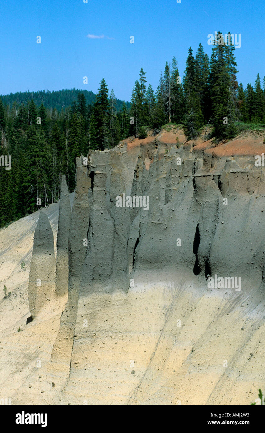 Pinnacles crater lake national park hi-res stock photography and images ...