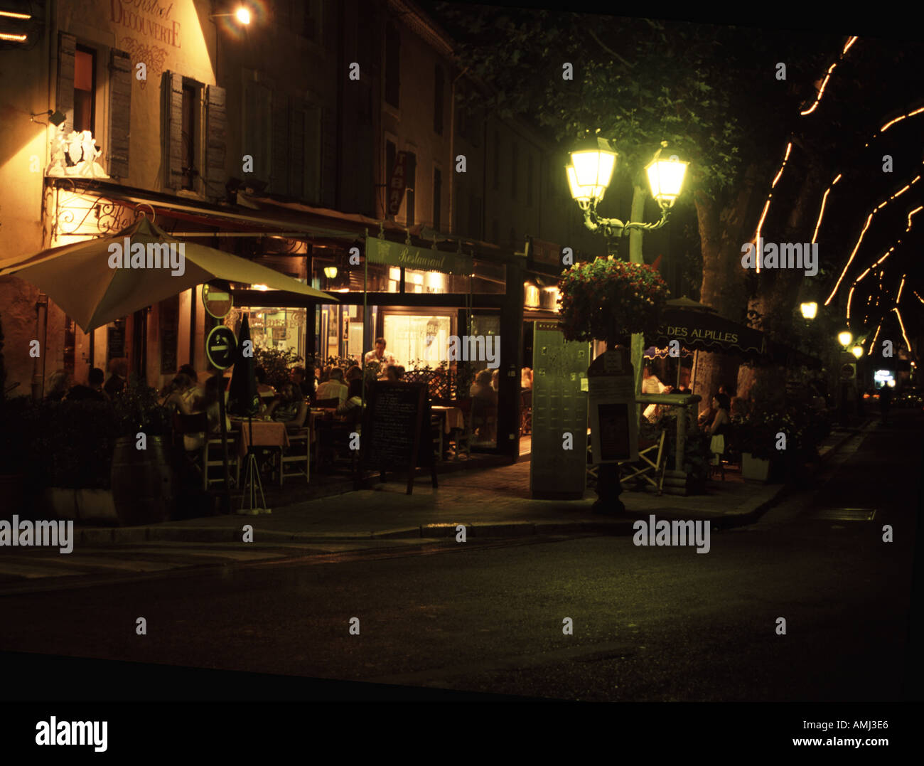 St remy de provence cafe hi-res stock photography and images - Alamy