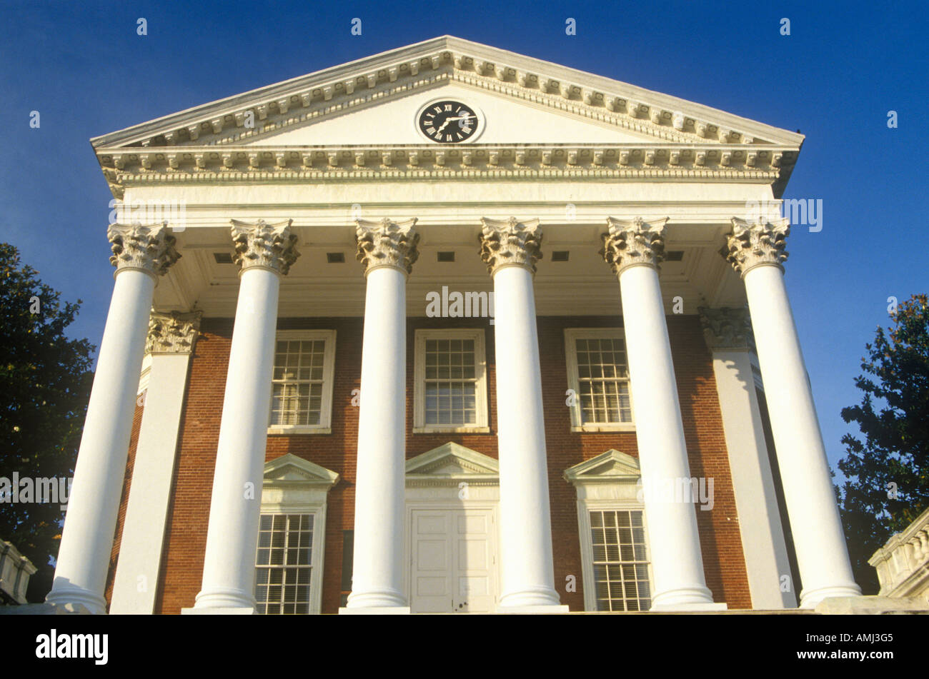 Columns on building at University of Virginia inspired by Thomas ...