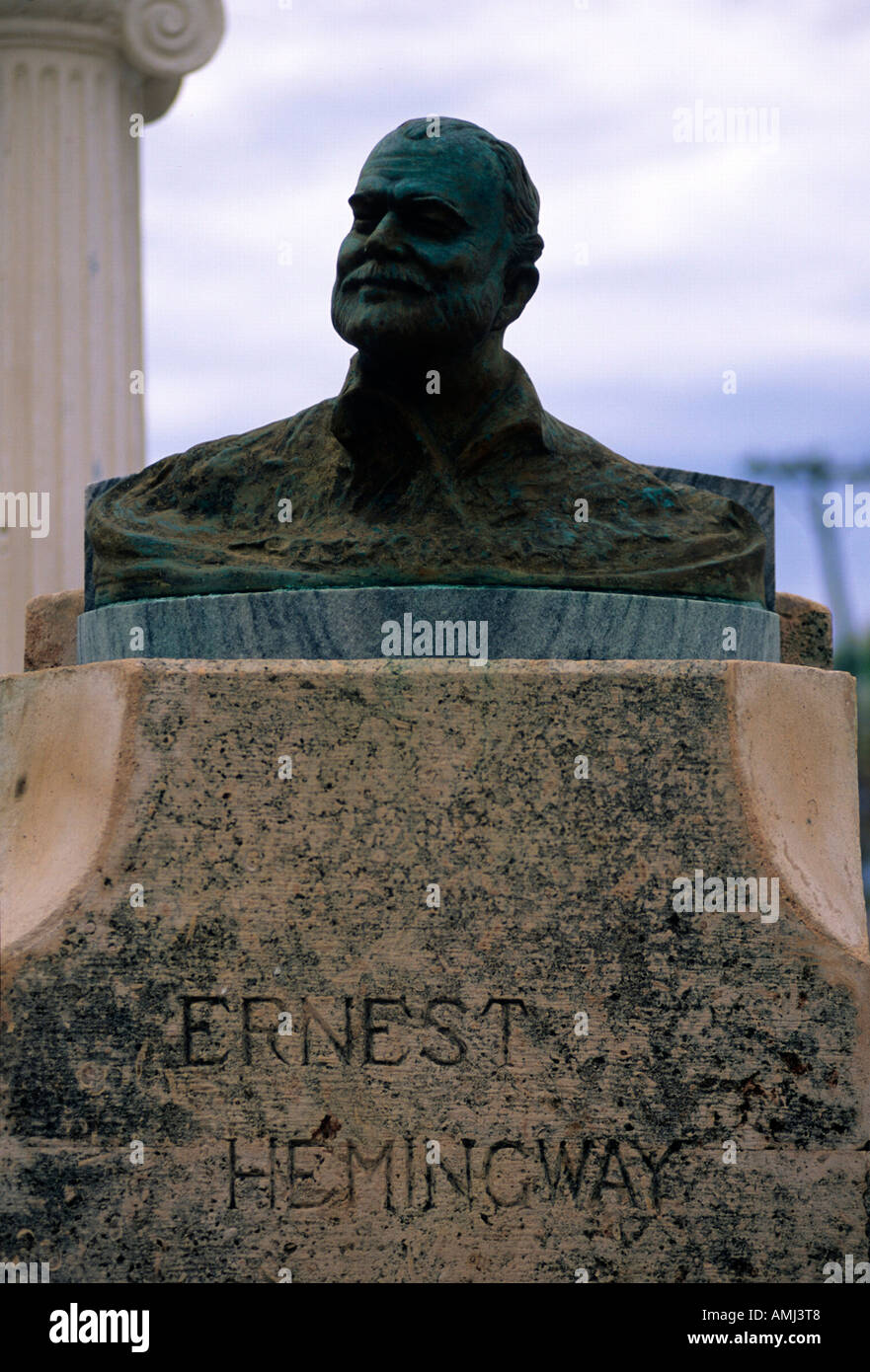 Kuba, Ciudat de La Habana, Cojimar, Statue Ernest Hemingway Stock Photo ...