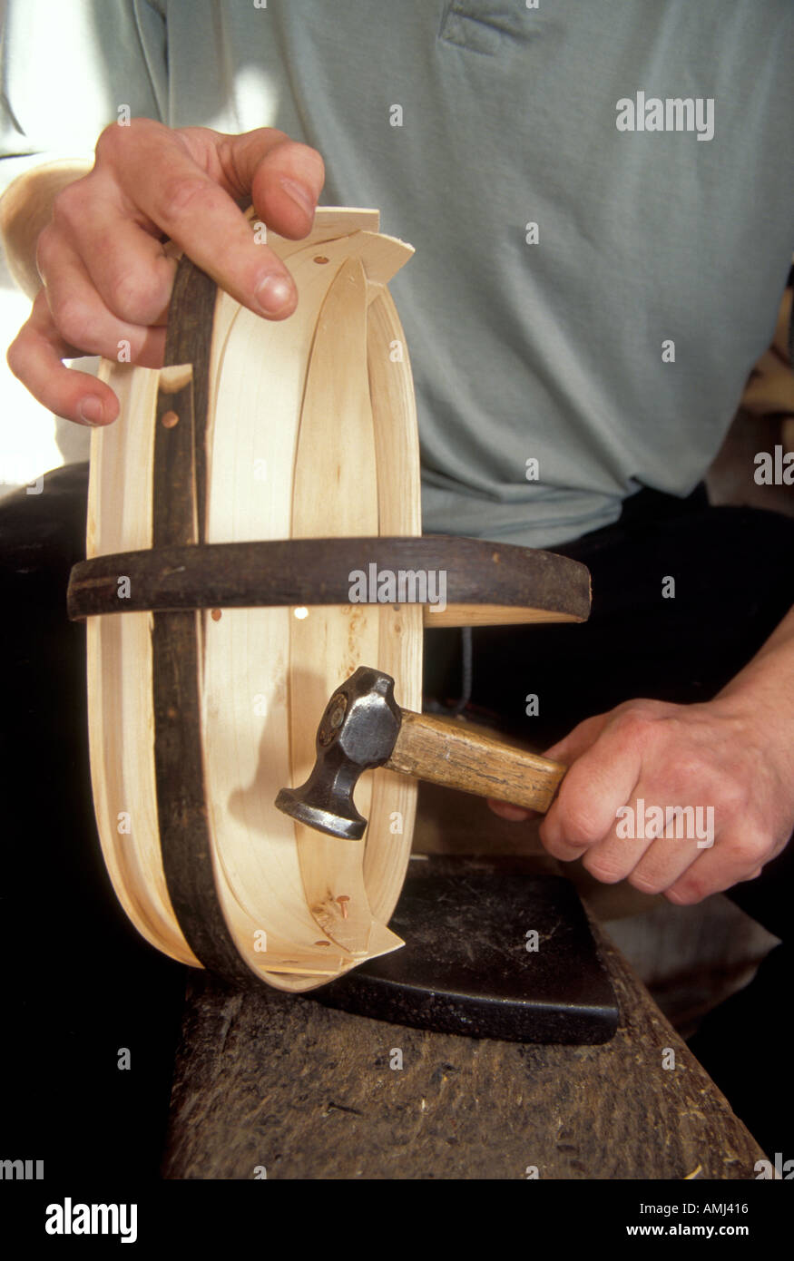 Sussex trug making hi-res stock photography and images - Alamy