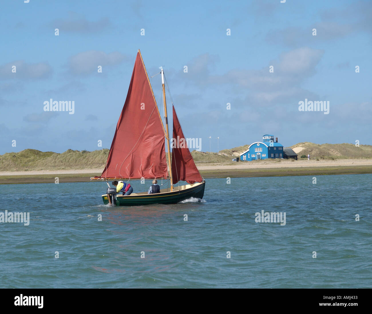 Tan sails hi-res stock photography and images - Alamy