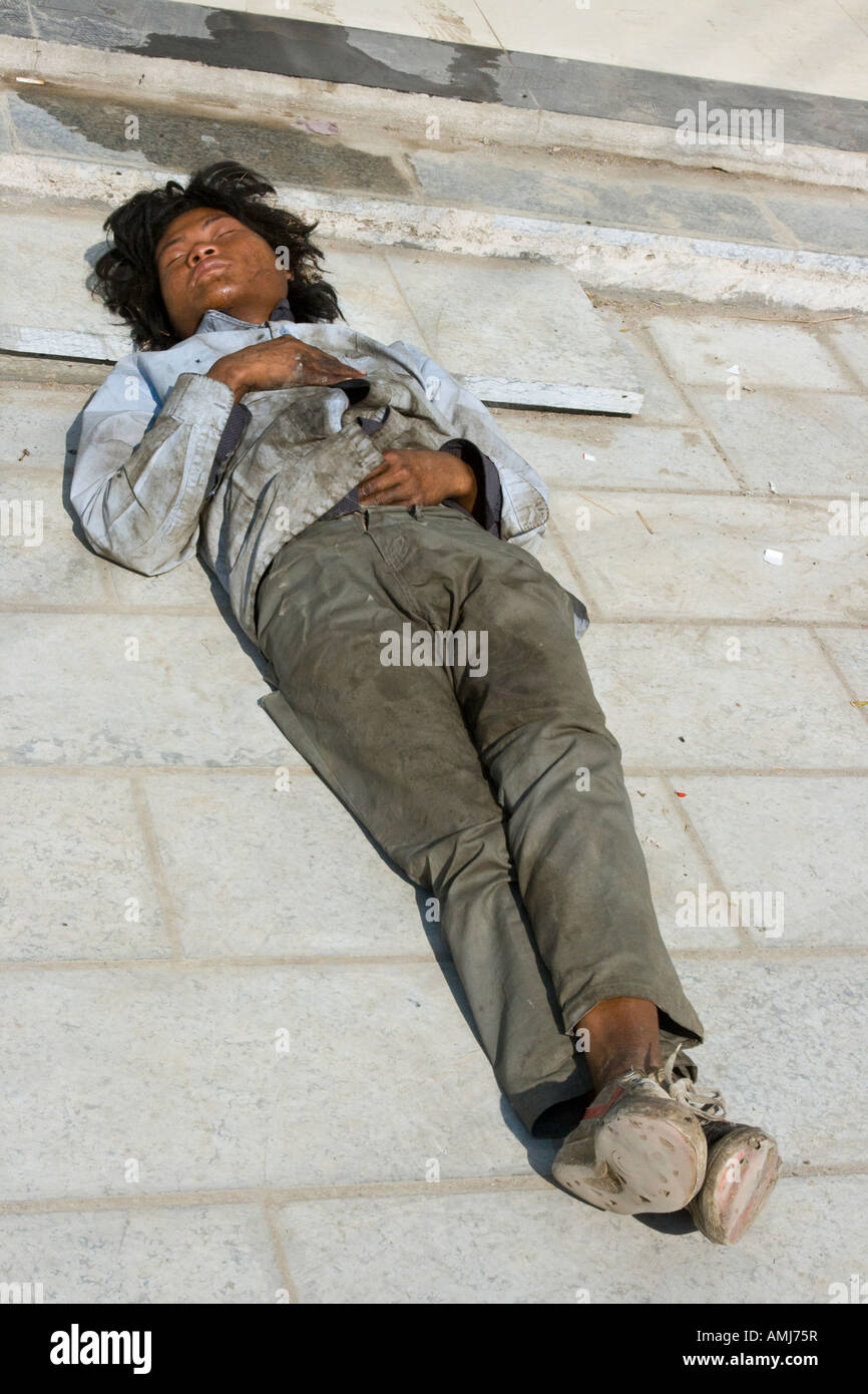 China homeless hi-res stock photography and images - Alamy