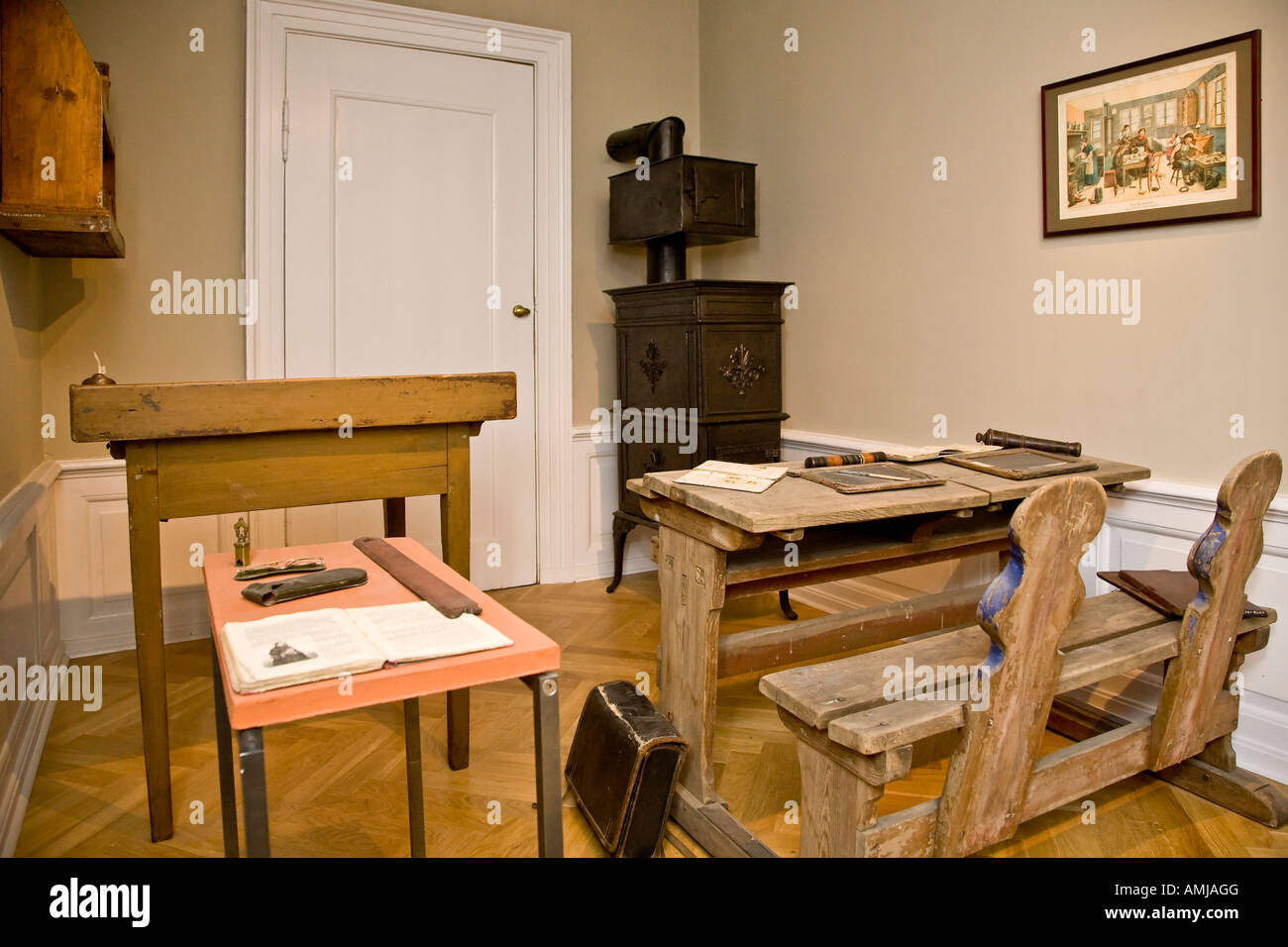 Old classroom interior hi-res stock photography and images - Alamy