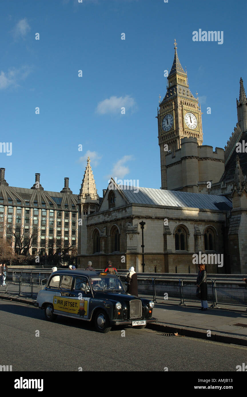 Big Ben and London Taxi in Parliament Square Houses of Parliament ...