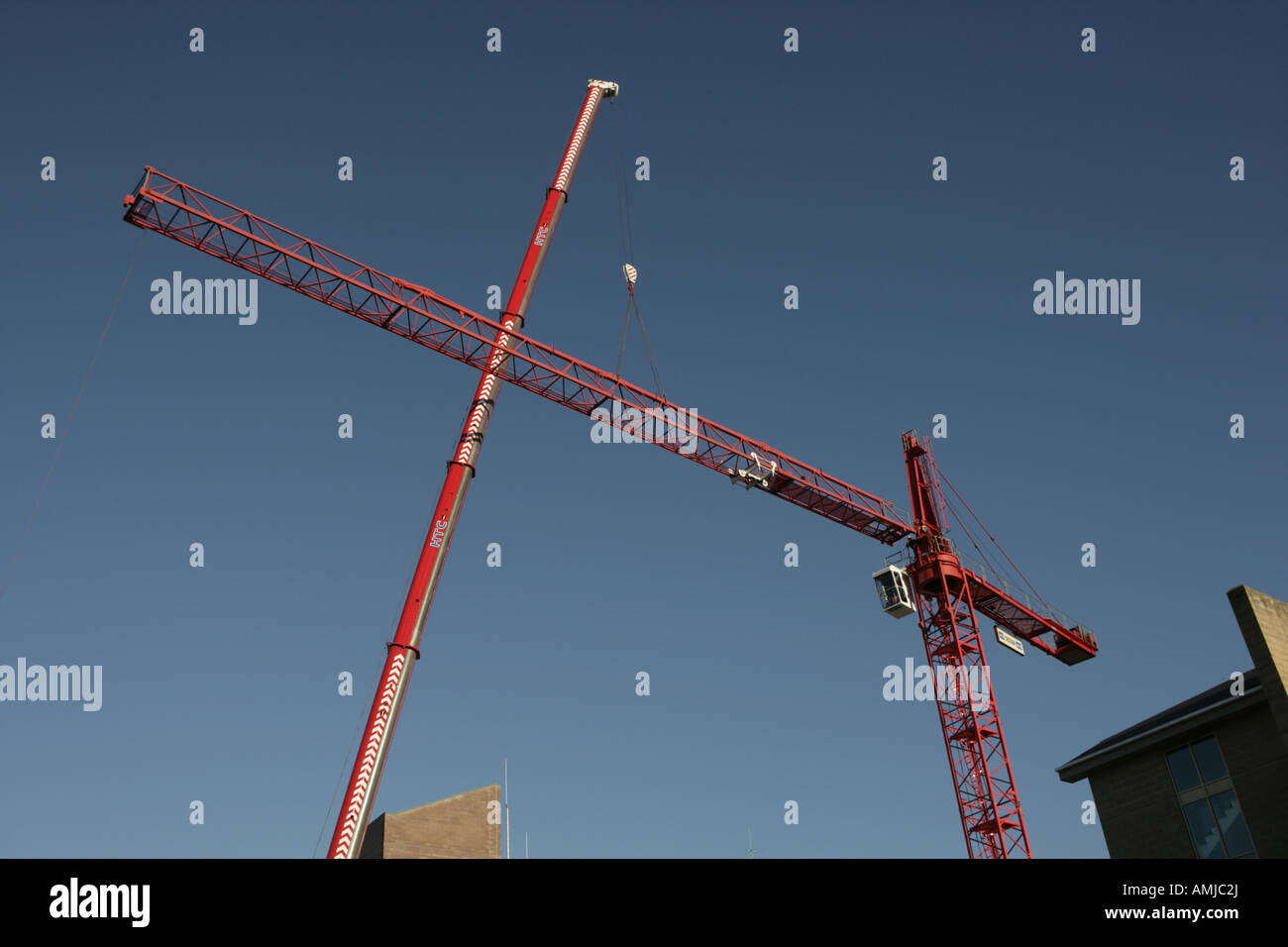 Erecting A Crane Stock Photos & Erecting A Crane Stock Images - Alamy