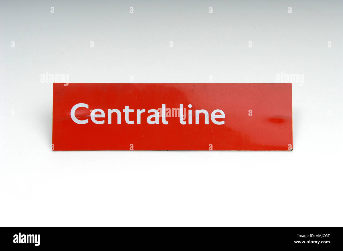 Central line tube hi-res stock photography and images - Alamy