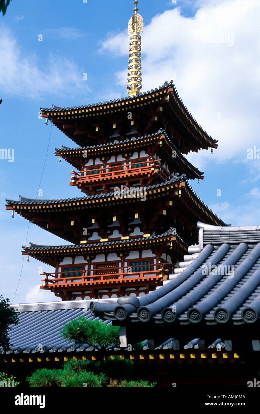 Pagode yakushi ji hi-res stock photography and images - Alamy