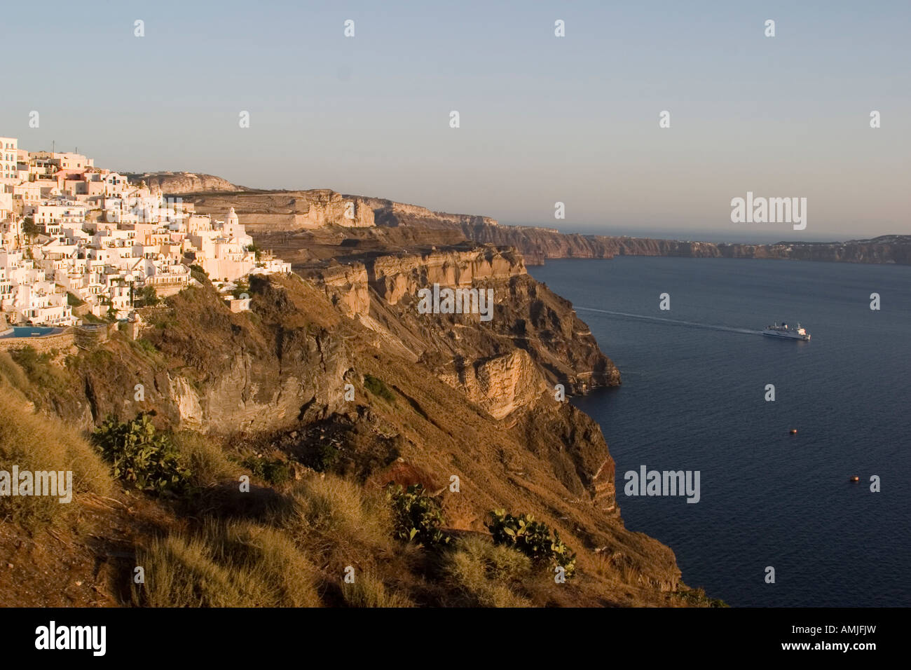 Volcán santorini hi-res stock photography and images - Alamy