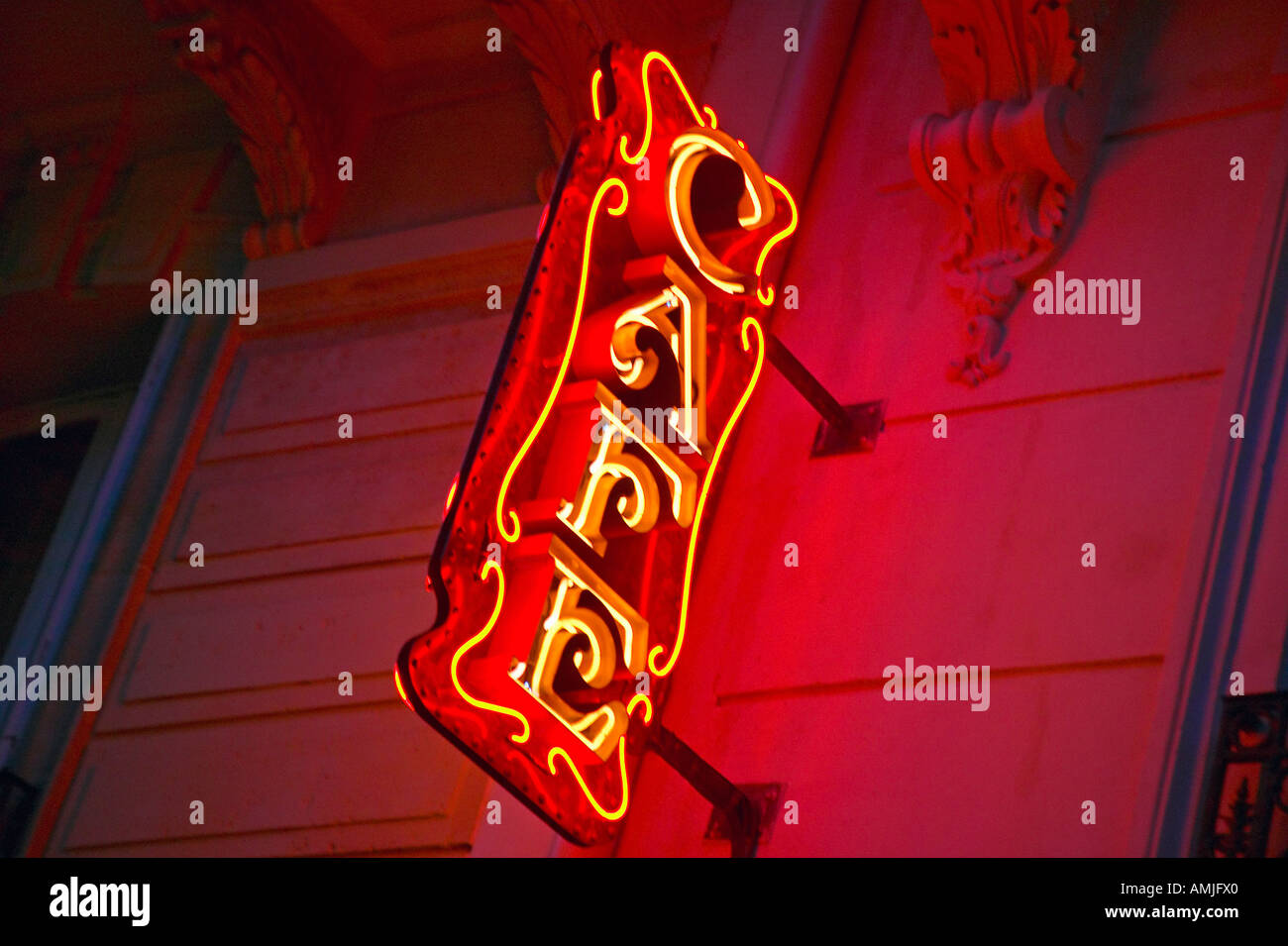 Café neon sign at night France Stock Photo - Alamy