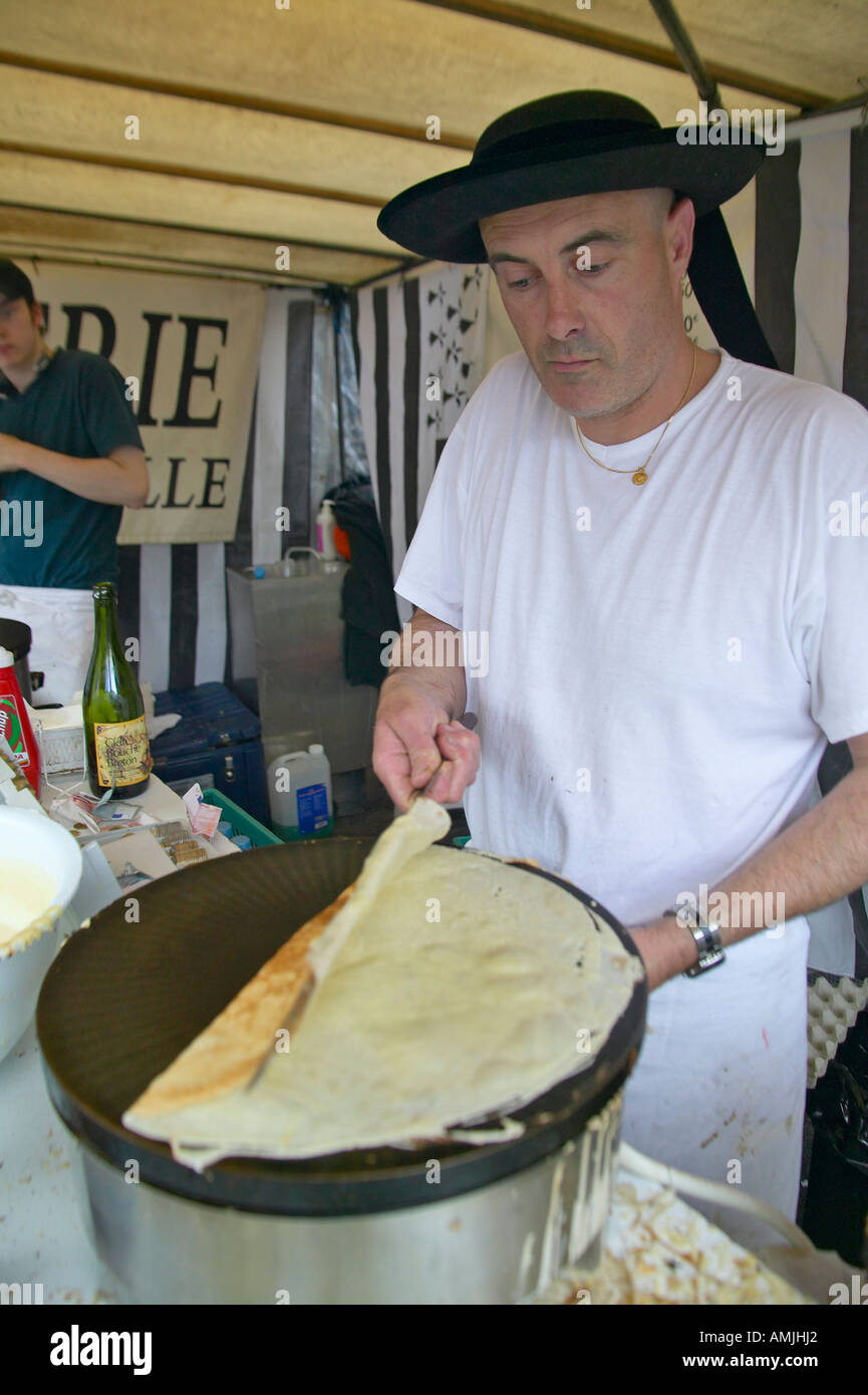 Crepes stand paris hi-res stock photography and images - Alamy