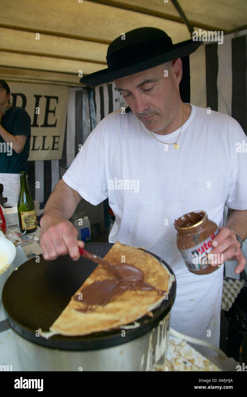 Crepes stand paris hi-res stock photography and images - Alamy
