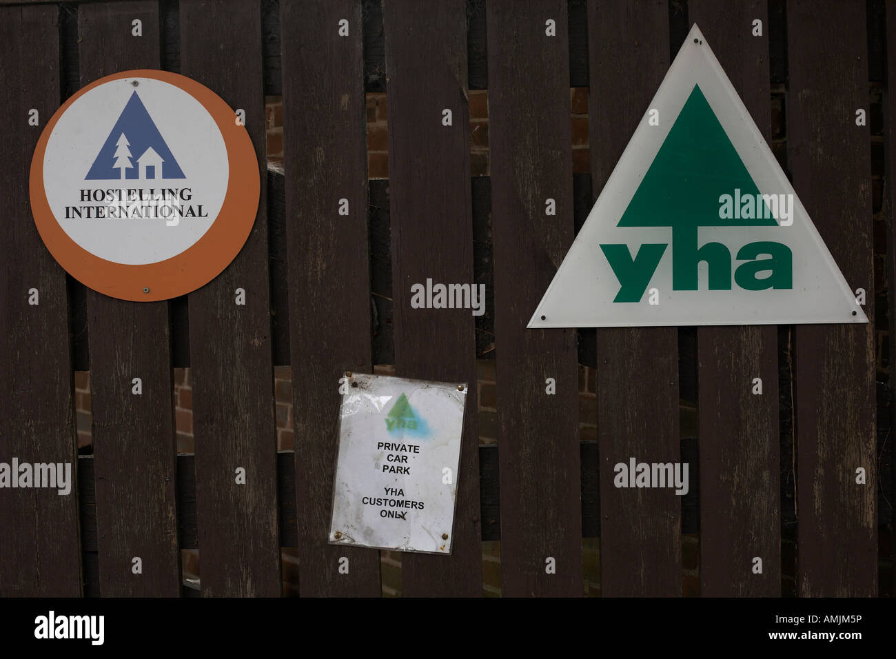 Hostels signs hi-res stock photography and images - Alamy