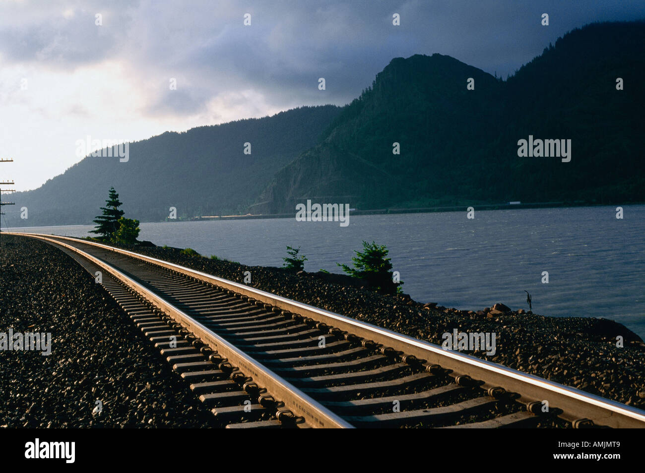 Train Tracks, Columbia River Gorge, Oregon, USA Stock Photo - Alamy