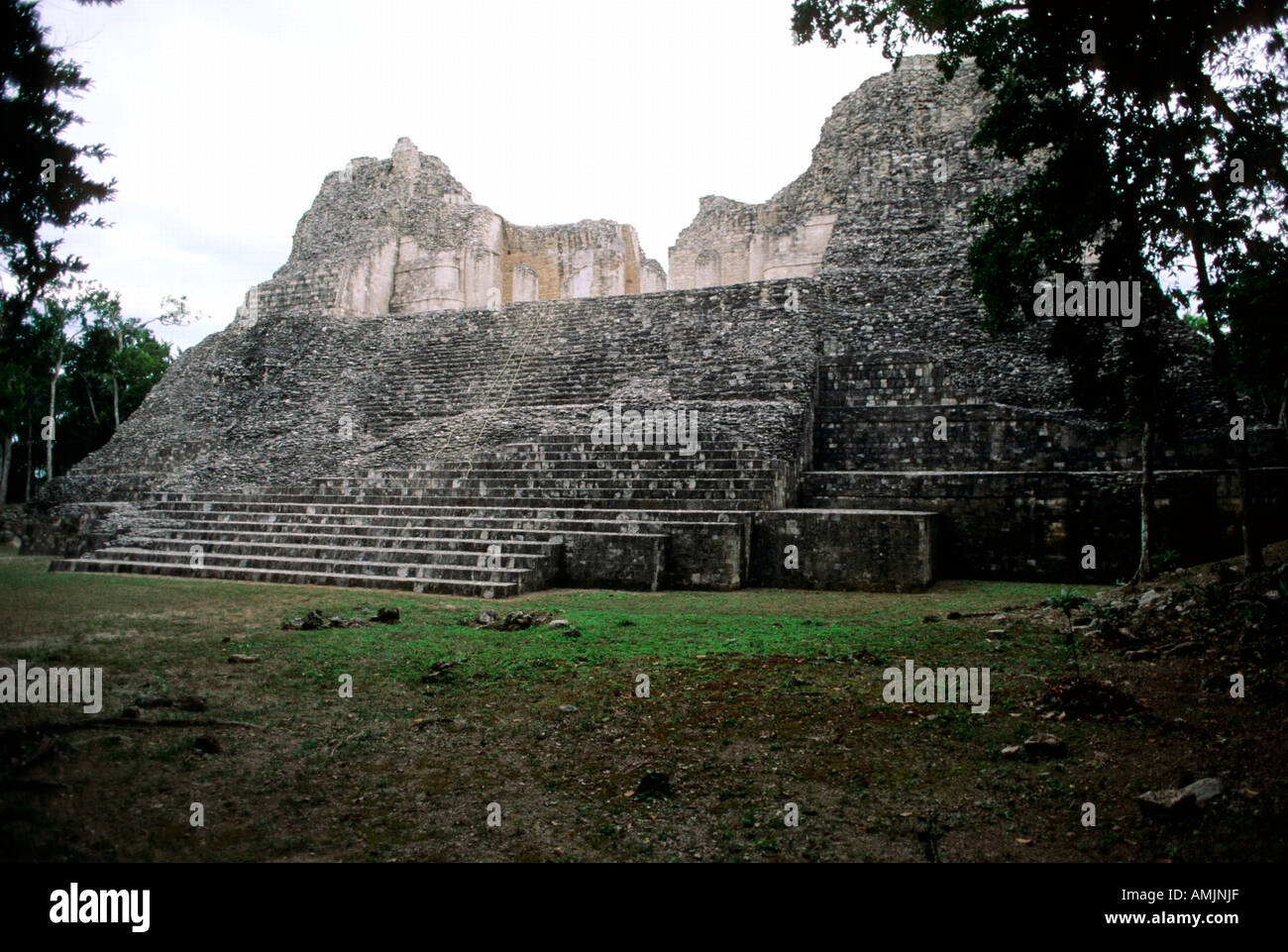 Mexiko, Yucatan, Becan erbaut im Rio-Bec-Stil, Freitreppe Stock Photo ...