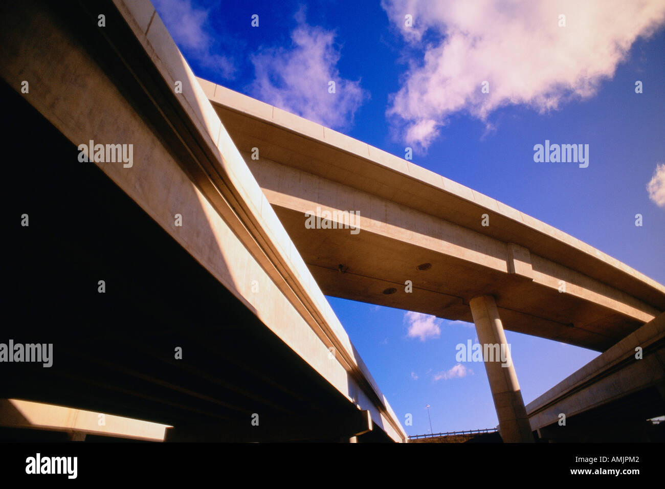Underside of expressway hi-res stock photography and images - Alamy