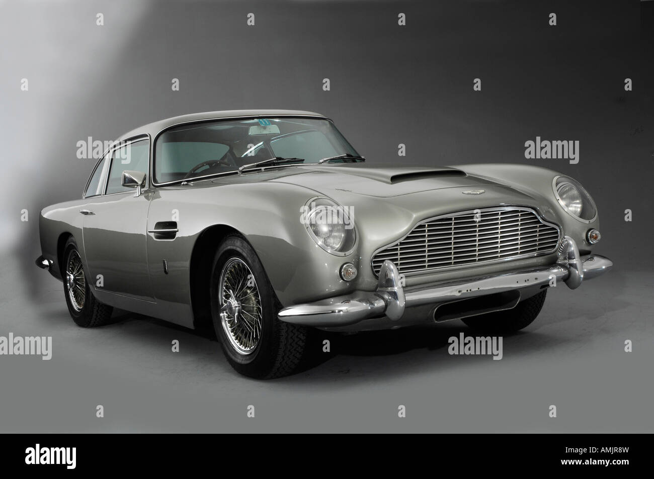 Silver aston martin db5 hi-res stock photography and images - Alamy