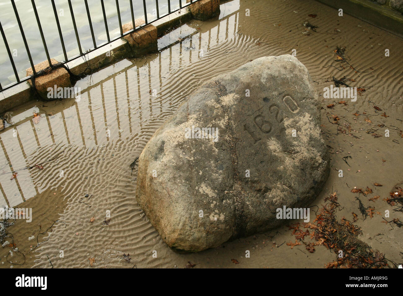 Plymouth rock monument hi-res stock photography and images - Alamy
