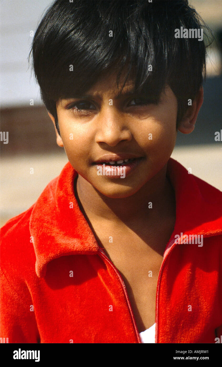 Dubai boy portrait hi-res stock photography and images - Alamy