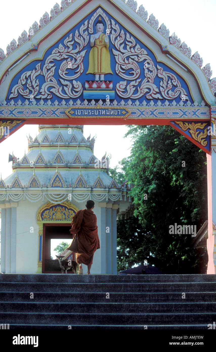 Buddhist monk entering temple Pattaya, Thailand Stock Photo - Alamy