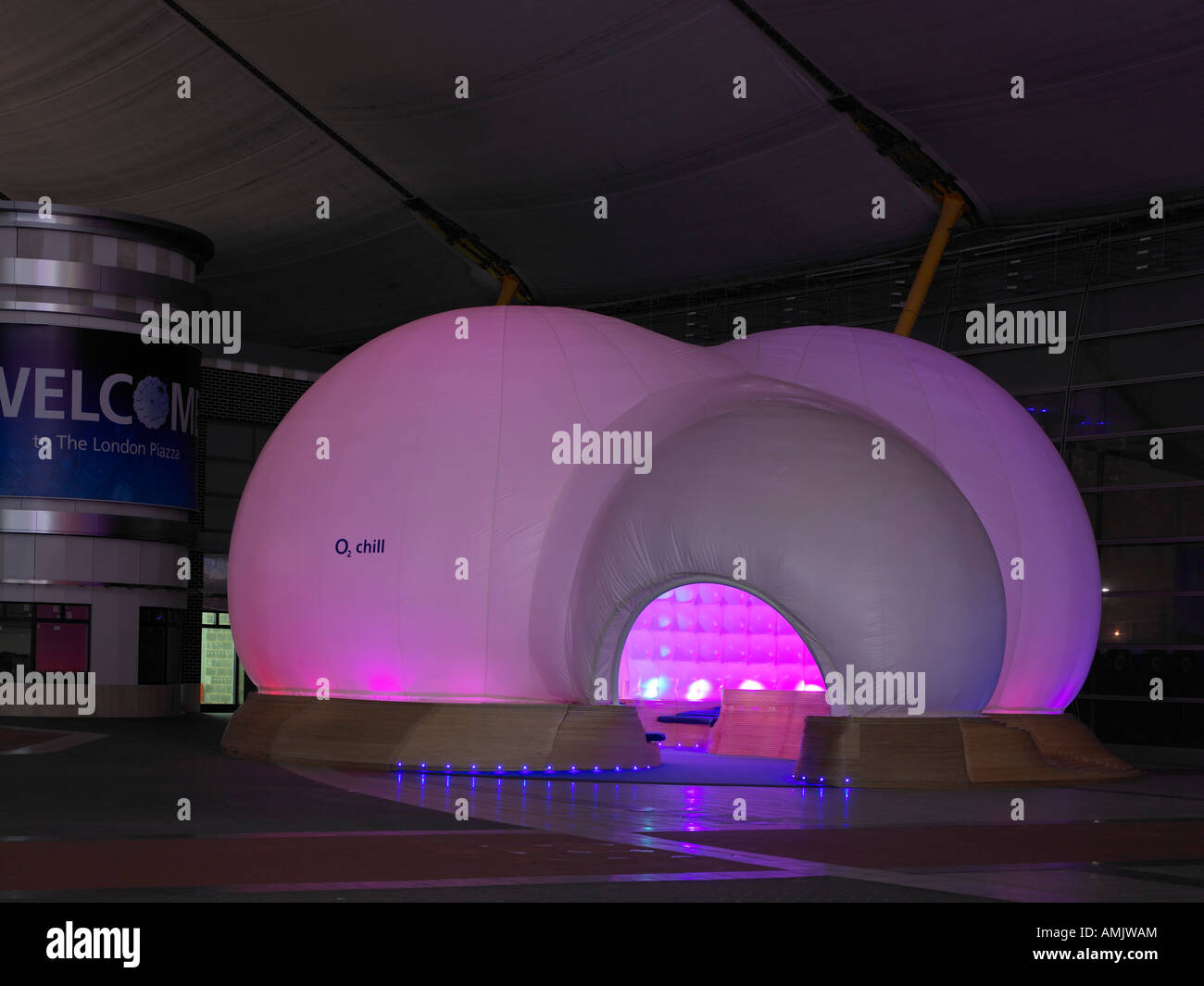 O2 Concept Store and Brand Experience, The O2, London Architect: Jordan ...