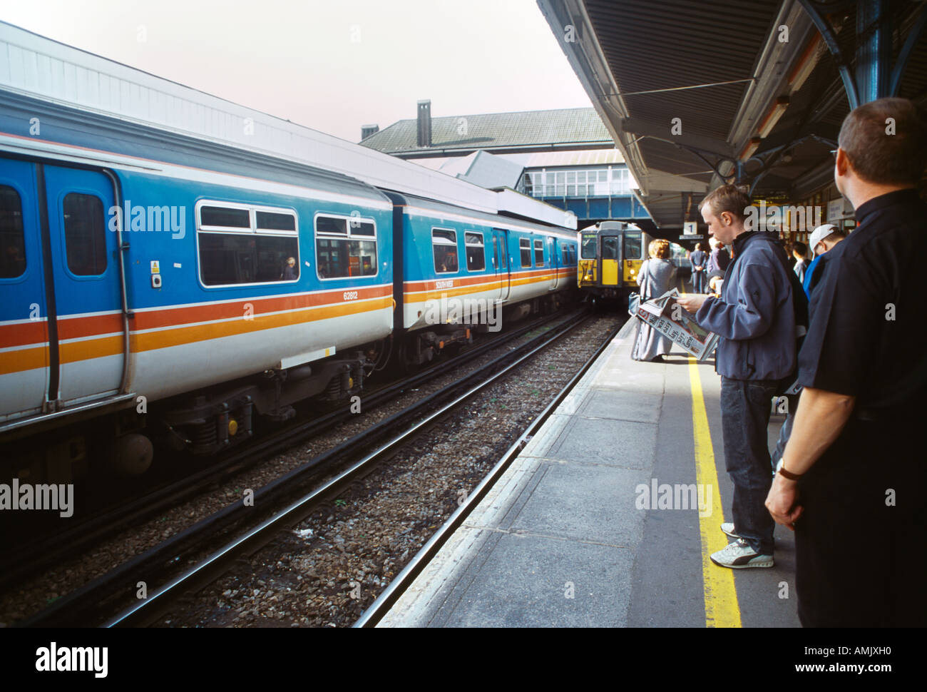Sutton railway station hi-res stock photography and images - Alamy