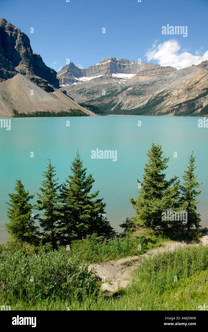 Bow Lake and Bow Glacier Along Icefields Parkway Banff National Park ...