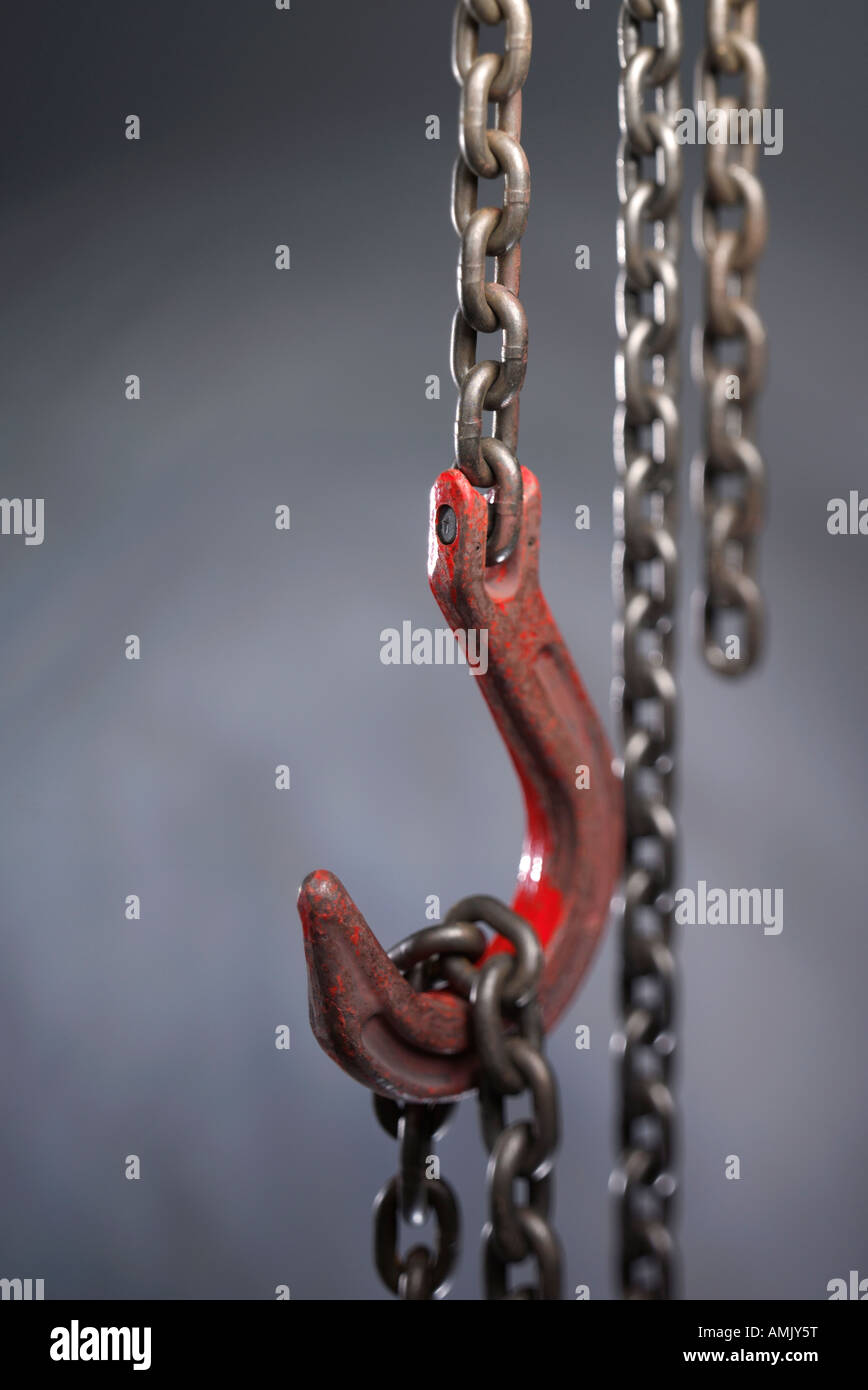 Chains lifting hi-res stock photography and images - Alamy