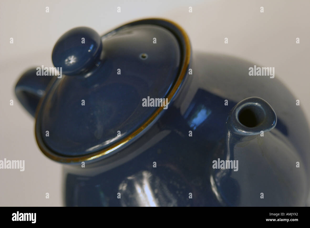 Teapot contains hi-res stock photography and images - Alamy