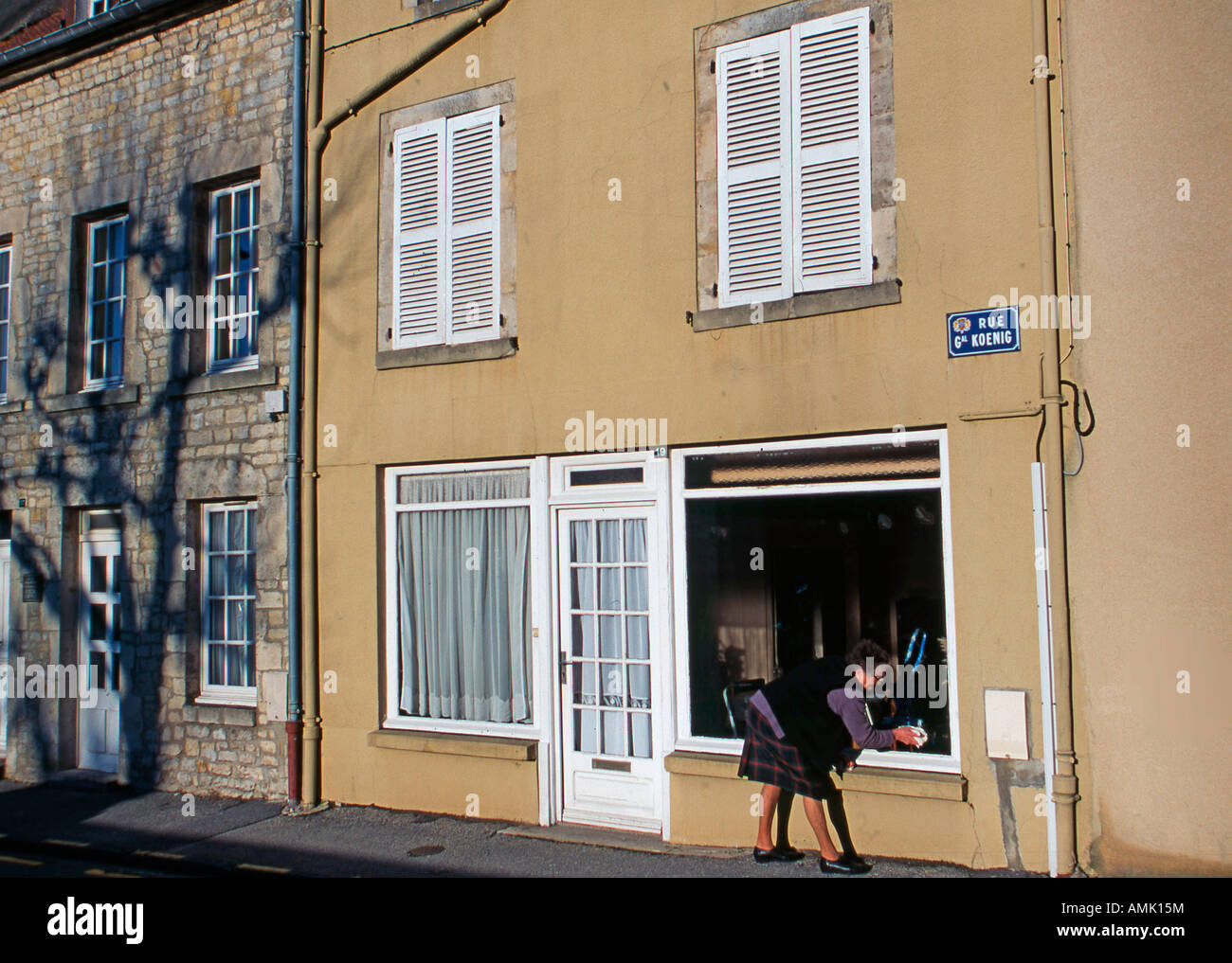 Cleaning storefront hi-res stock photography and images - Alamy