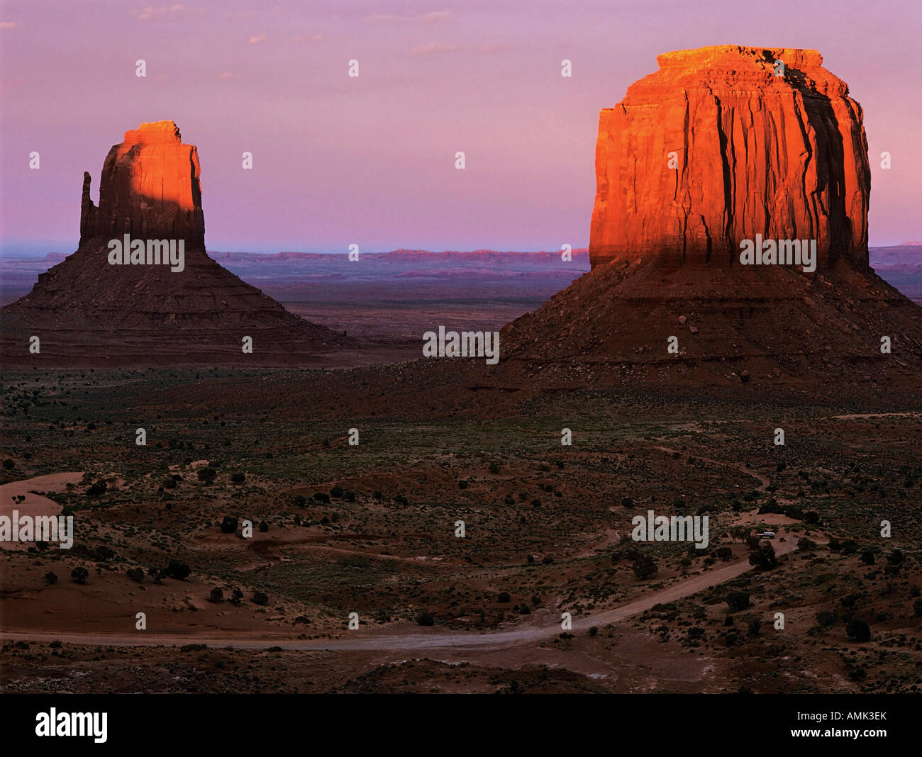 Twin buttes hi-res stock photography and images - Alamy