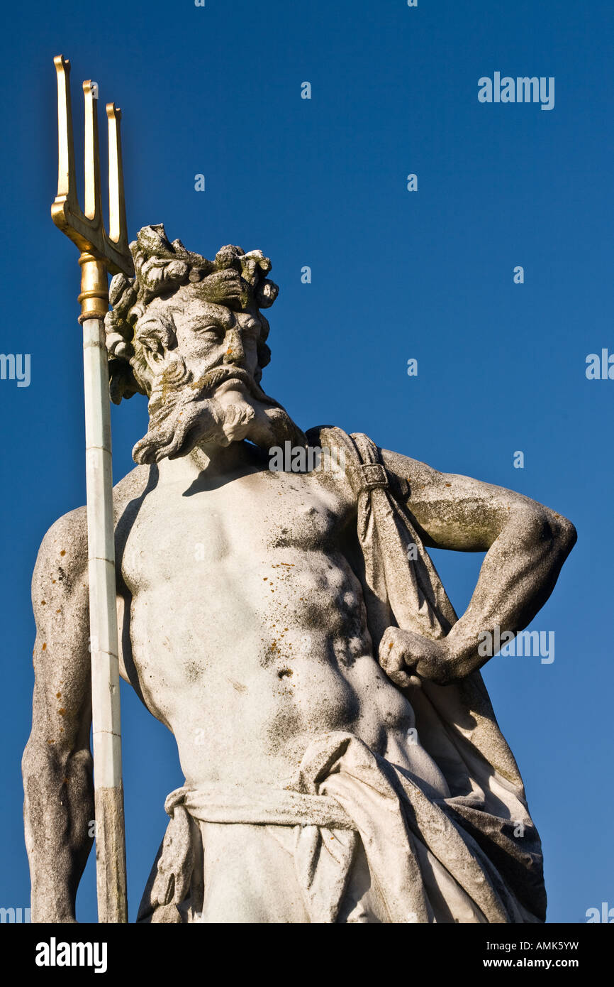Neptune god hi-res stock photography and images - Alamy