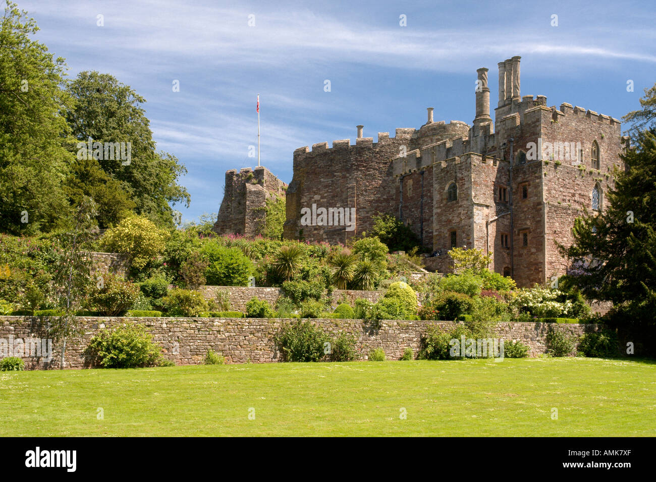 berkeley castle gloucestershire norman castle completed in 1153 by lord ...