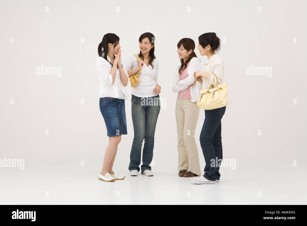 Young japanese women hi-res stock photography and images - Alamy