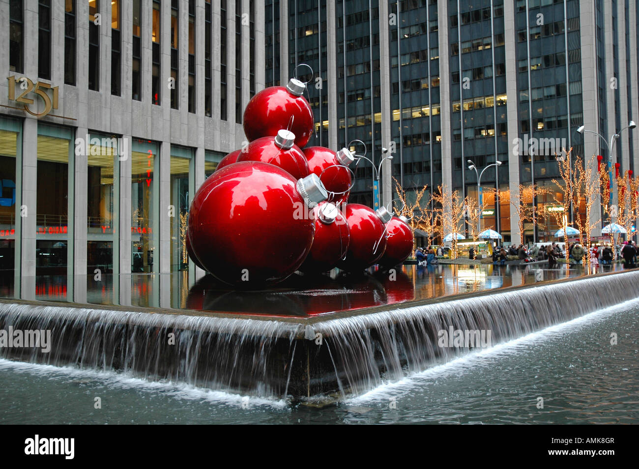 Chase bank christmas decoration hi-res stock photography and images - Alamy