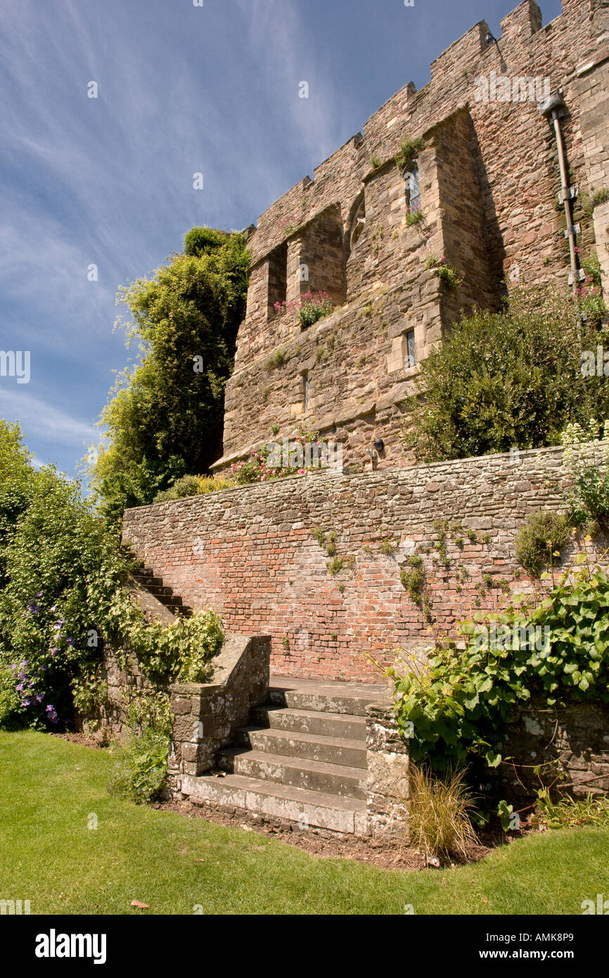berkeley castle gloucestershire norman castle completed in 1153 by lord ...