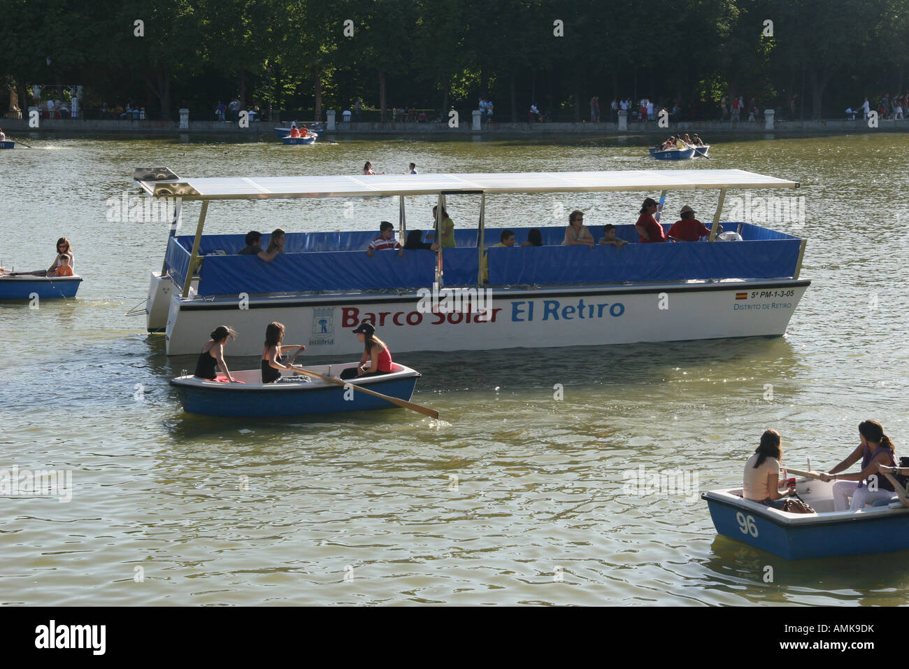 The solar powered boat in the Jardines del Buen Retiro park Stock Photo ...