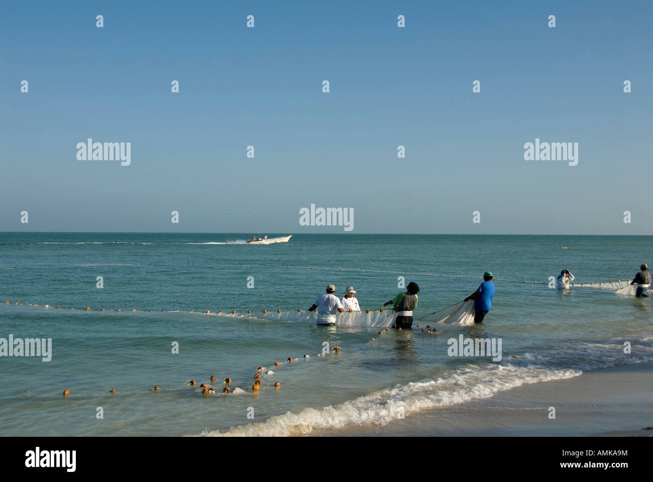 Native american fishing net hi-res stock photography and images - Alamy